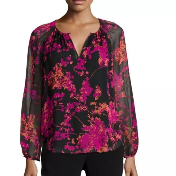 Diane Von Furstenberg | Tops | Sold Diane Von Furstenberg Dvf Womens ...